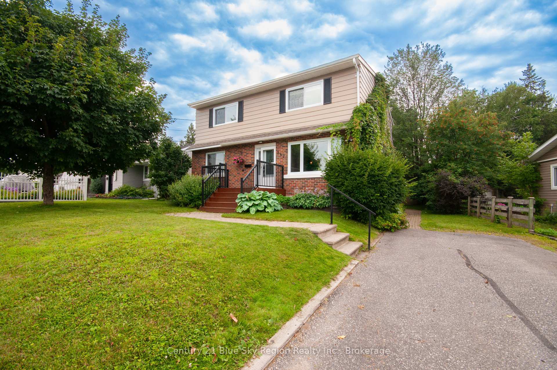 247 LAKESIDE Drive, North Bay, ON P1A 3E2