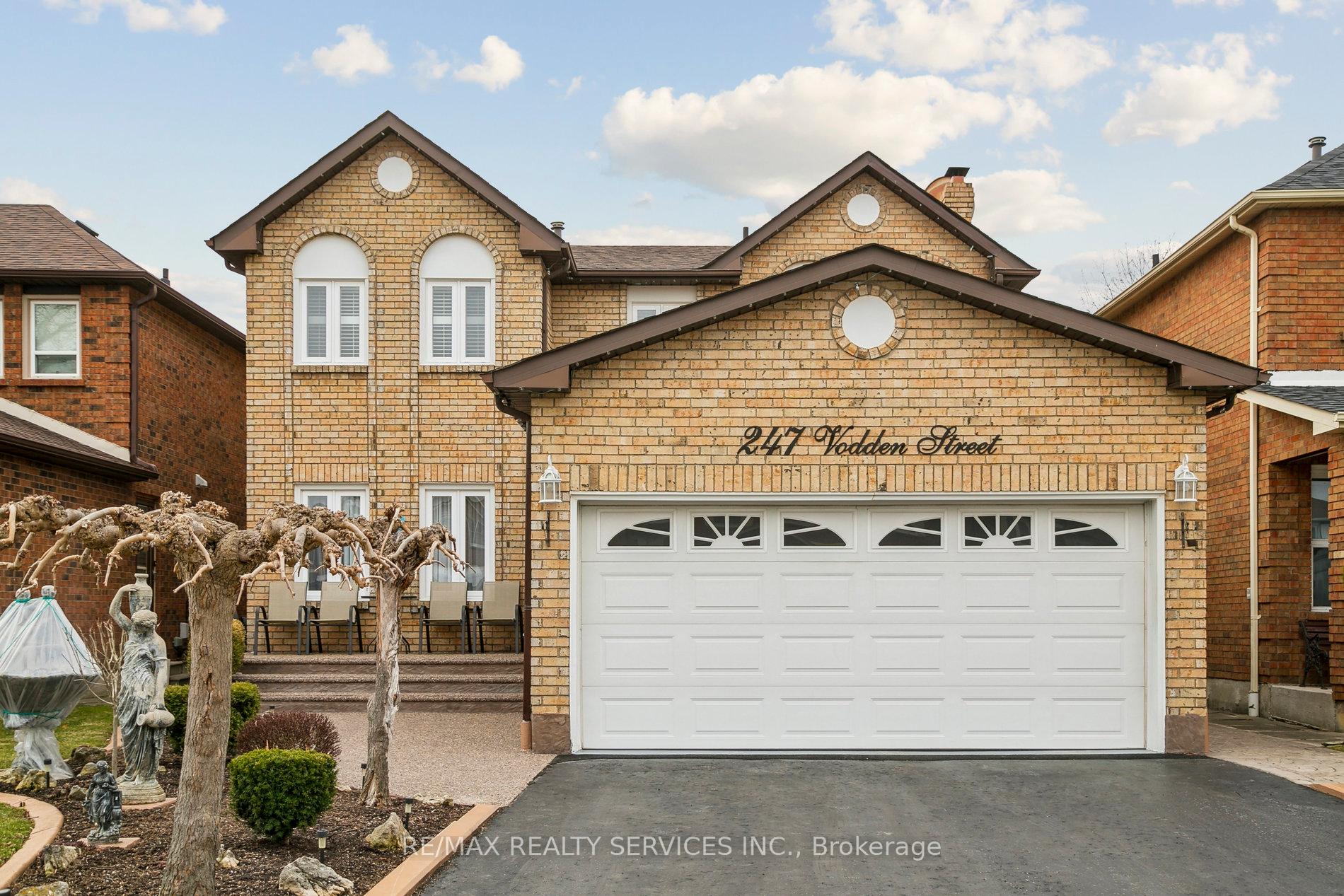 247 Vodden Street W, Brampton, ON L6X 2X7