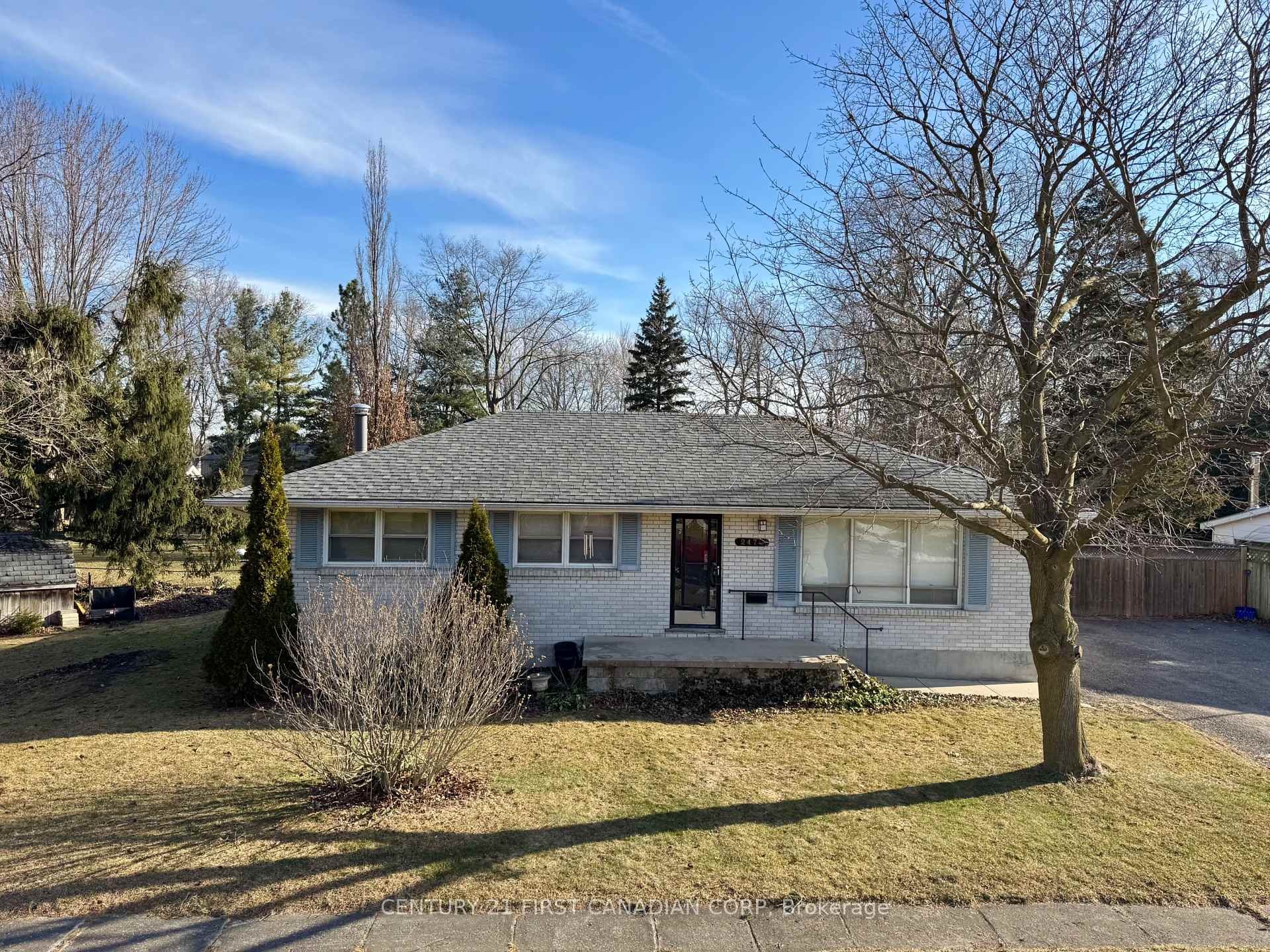 2472 Chestnut Street, Strathroy-Caradoc, ON N0L 1W0