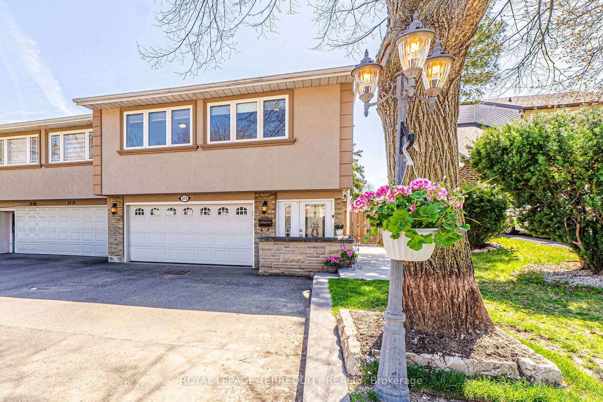 2476 Mainroyal Street, Mississauga, ON L5L 1C9