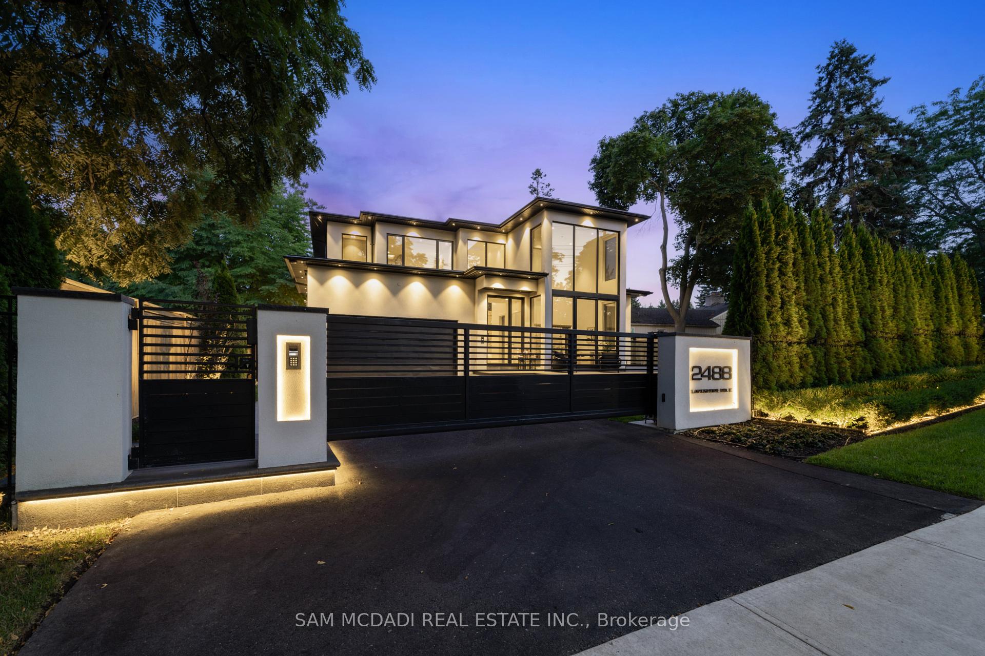 2488 Lakeshore Road E, Oakville, ON L6J 6G2