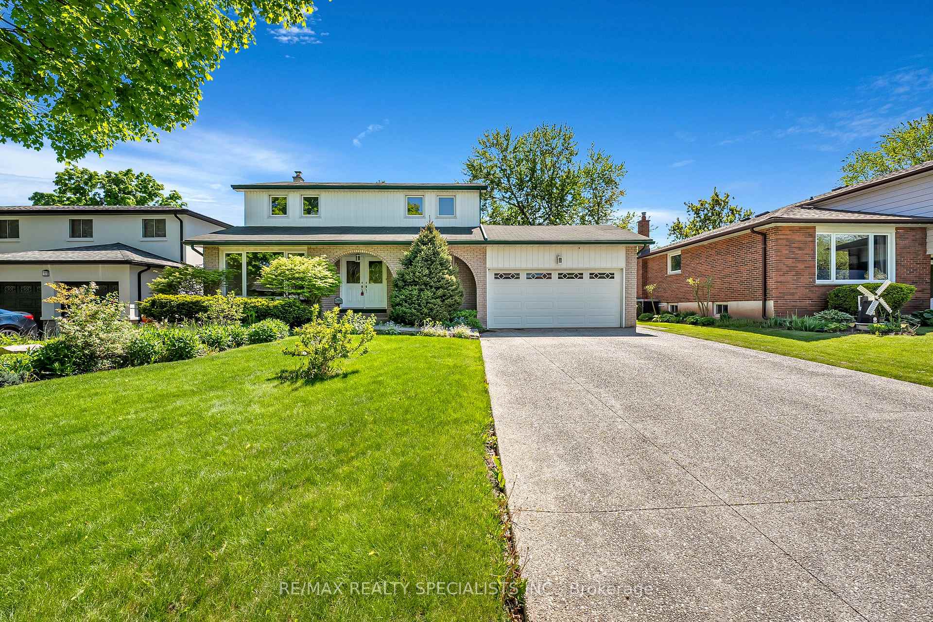 2488 Waterford Street, Oakville, ON L6L 5E6
