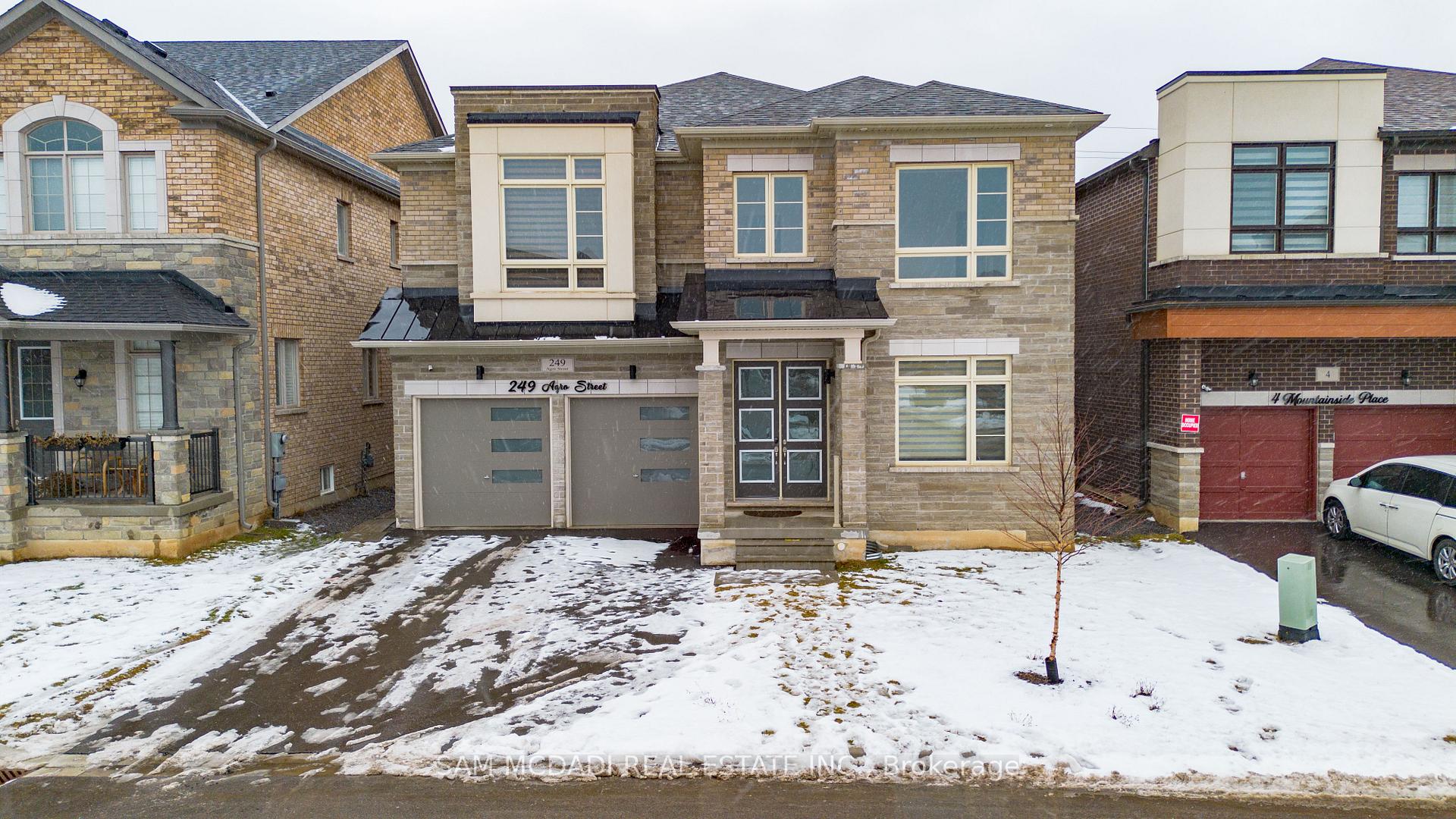 249 Agro Street, Hamilton, ON L8B 1W9