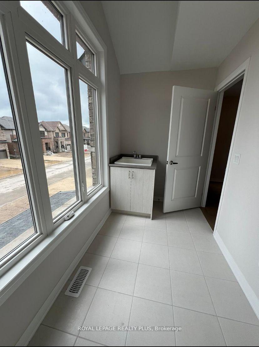 249 Leslie Davis Street, North Dumfries, ON N0B 1E0