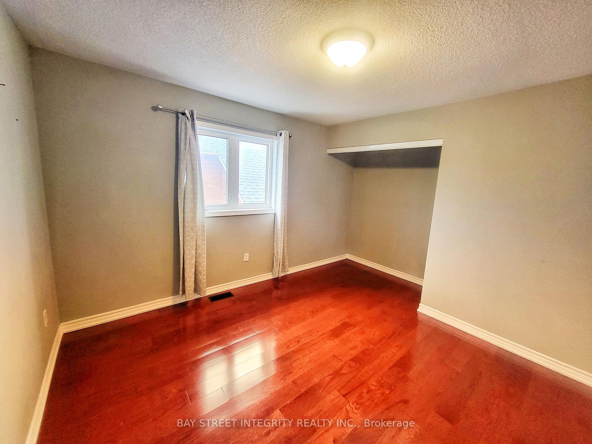 249 Marble Place, Newmarket, ON L3X 2Y3