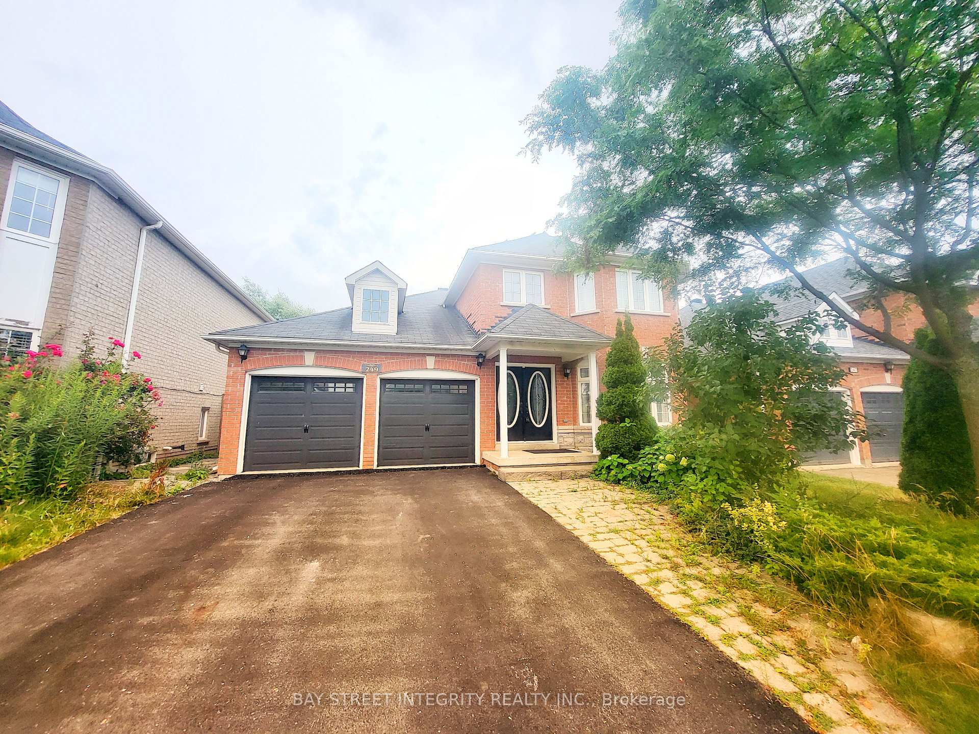 249 Marble Place, Newmarket, ON L3X 2Y3