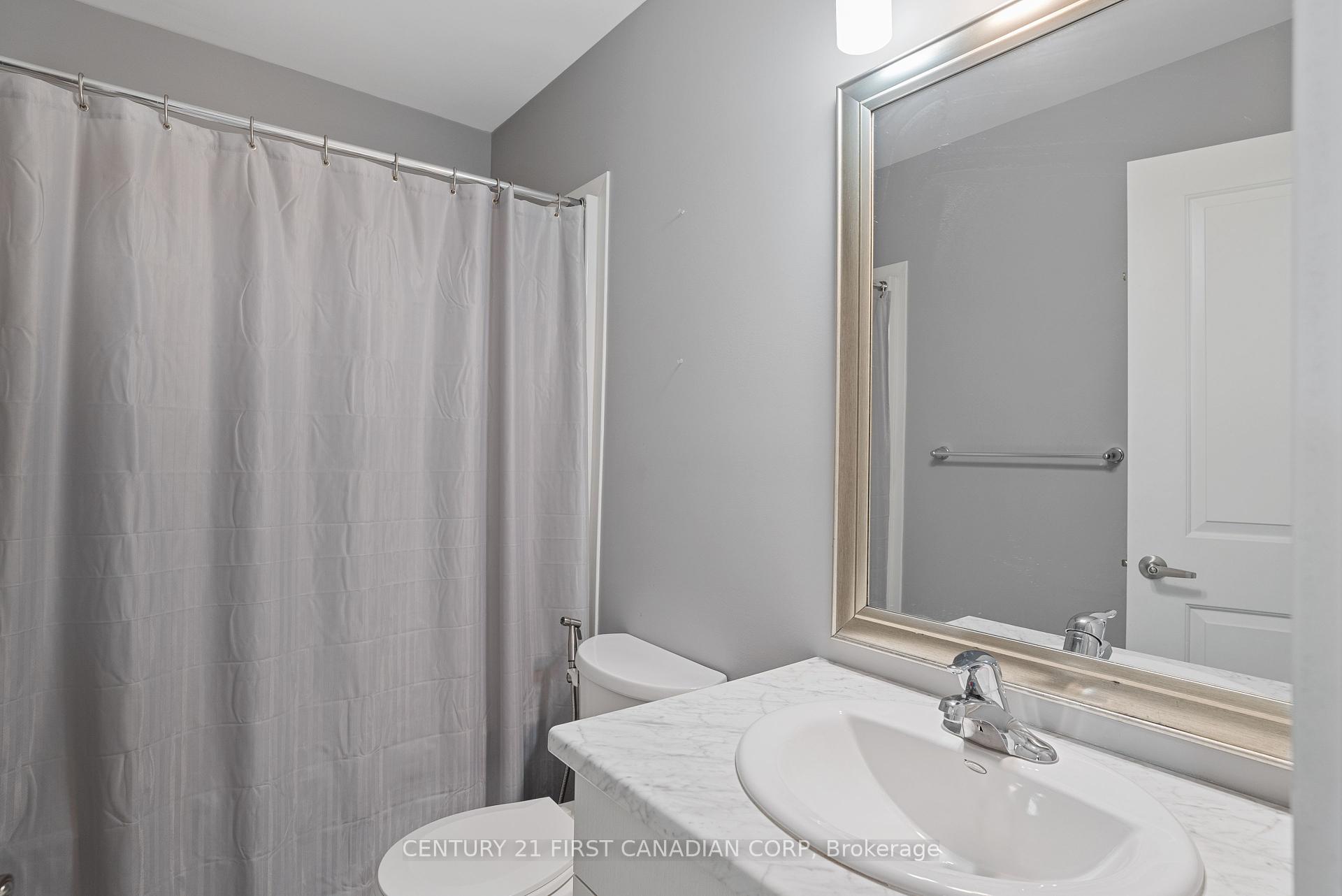 25 - 2070 Meadowgate Boulevard, London South, ON N6M 0H5