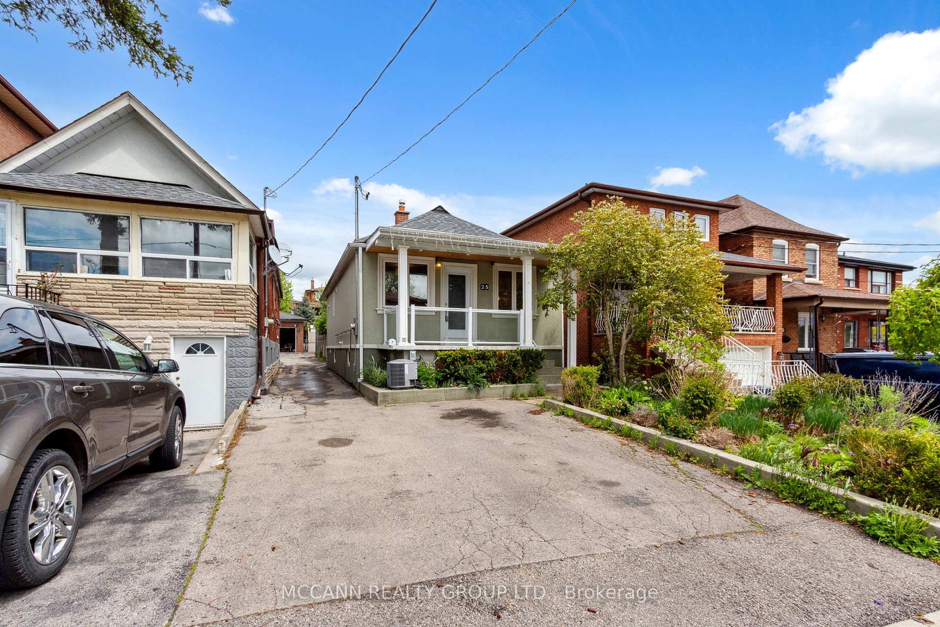 25 Branstone Road, Toronto, ON M6E 4E3