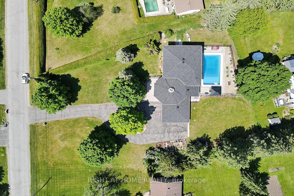 25 Bren Maur Road, Barrhaven, ON K2J 3Z7