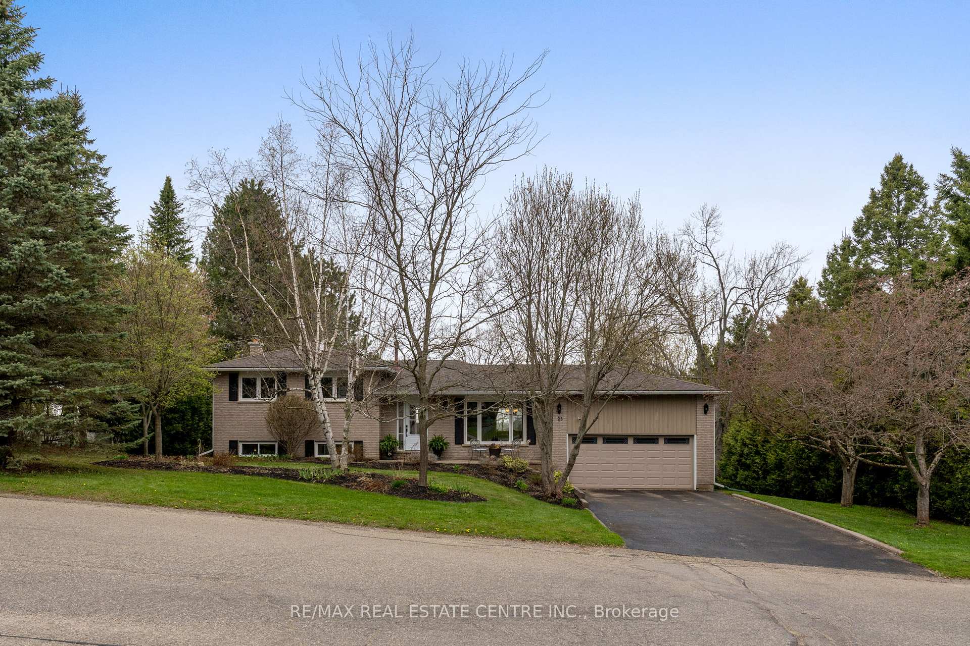 25 Erin Heights Drive, Erin, ON N0B 1T0