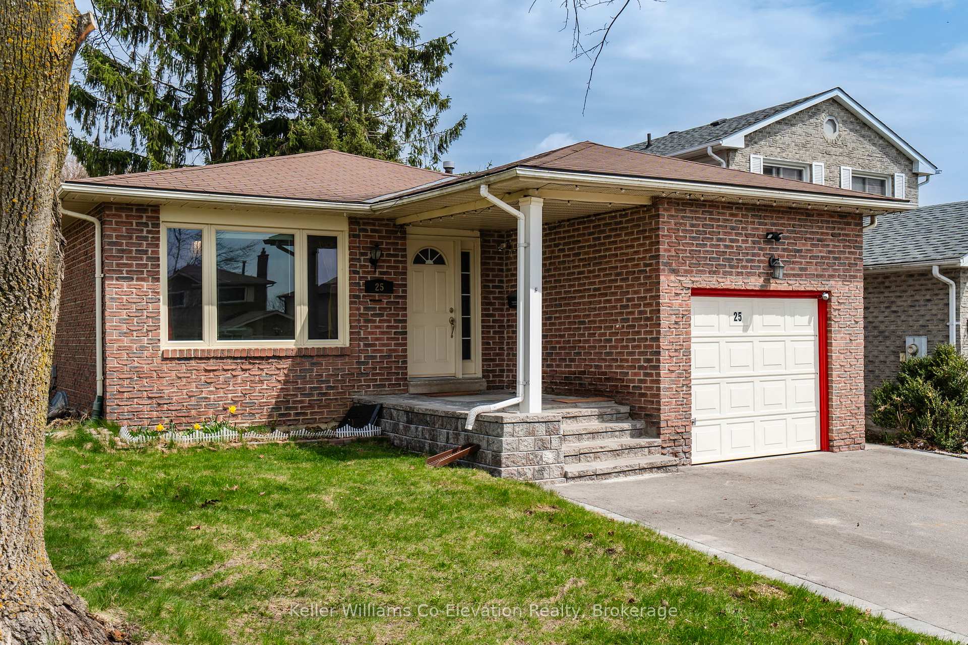 25 Fox Run, Barrie, ON L4N 5P6