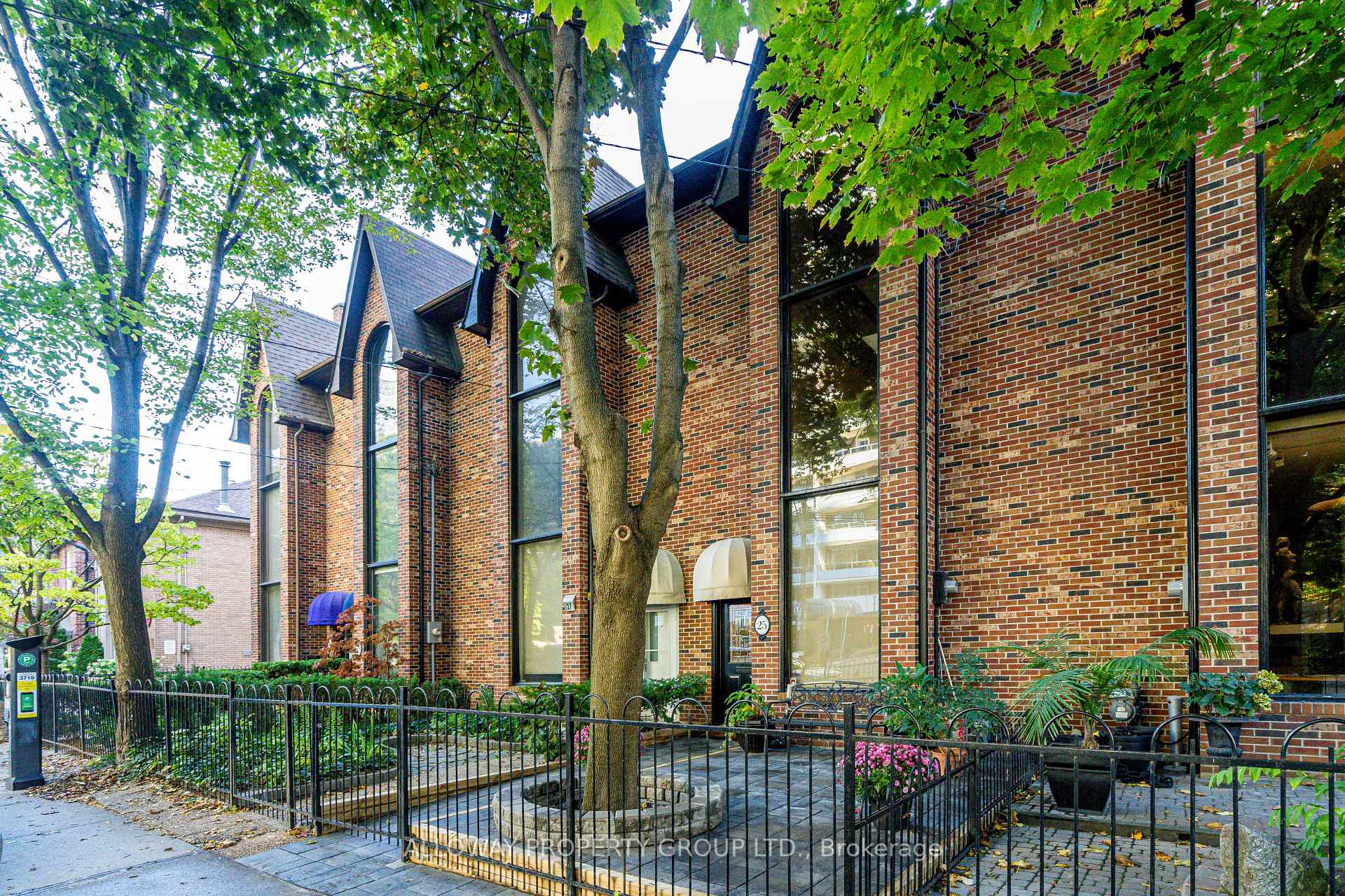 25 Gloucester Street, Toronto, ON M4Y 1L8