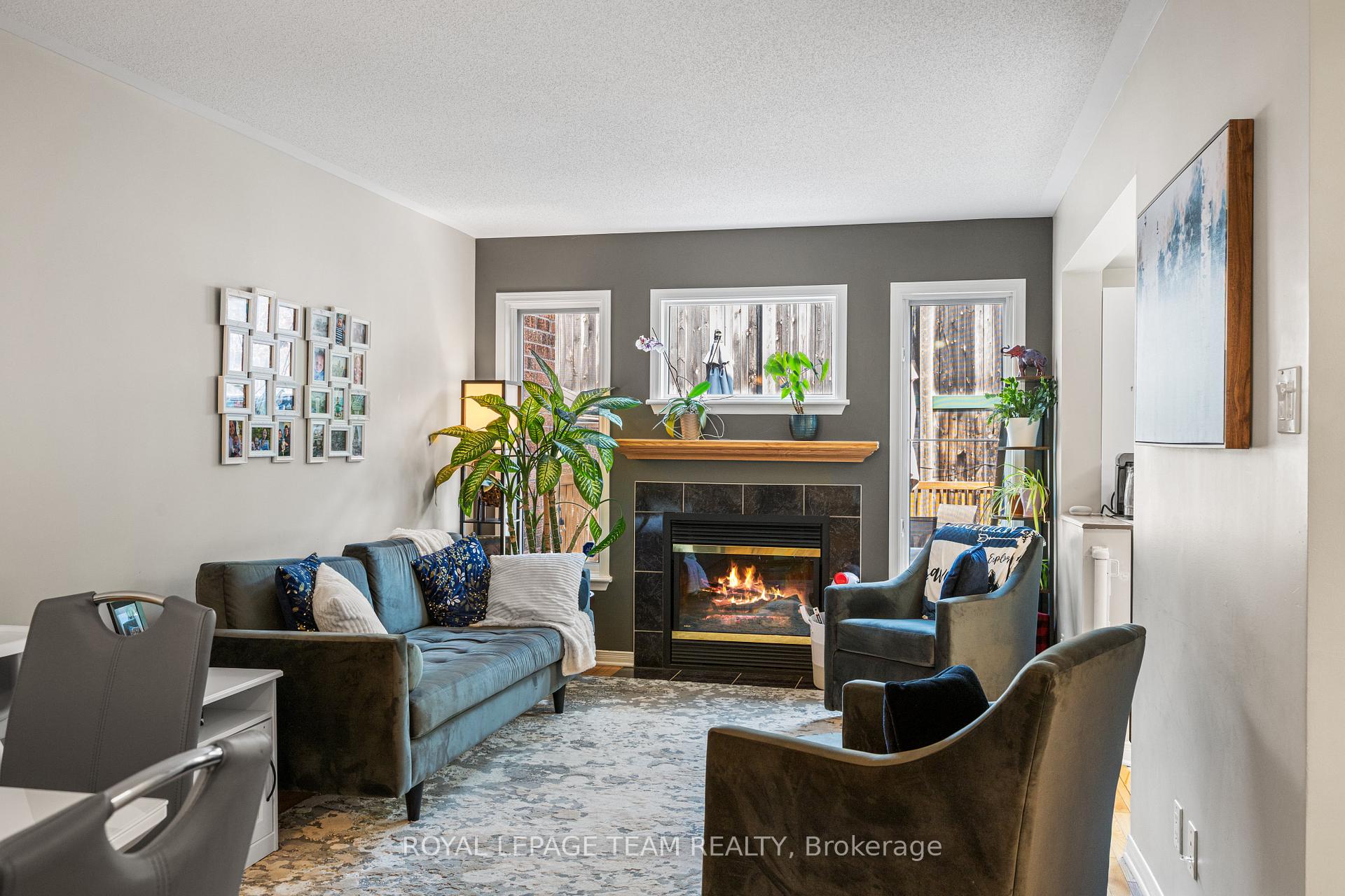 25 Inverkip Avenue, Hunt Club - South Keys and Area, ON K1T 4B7
