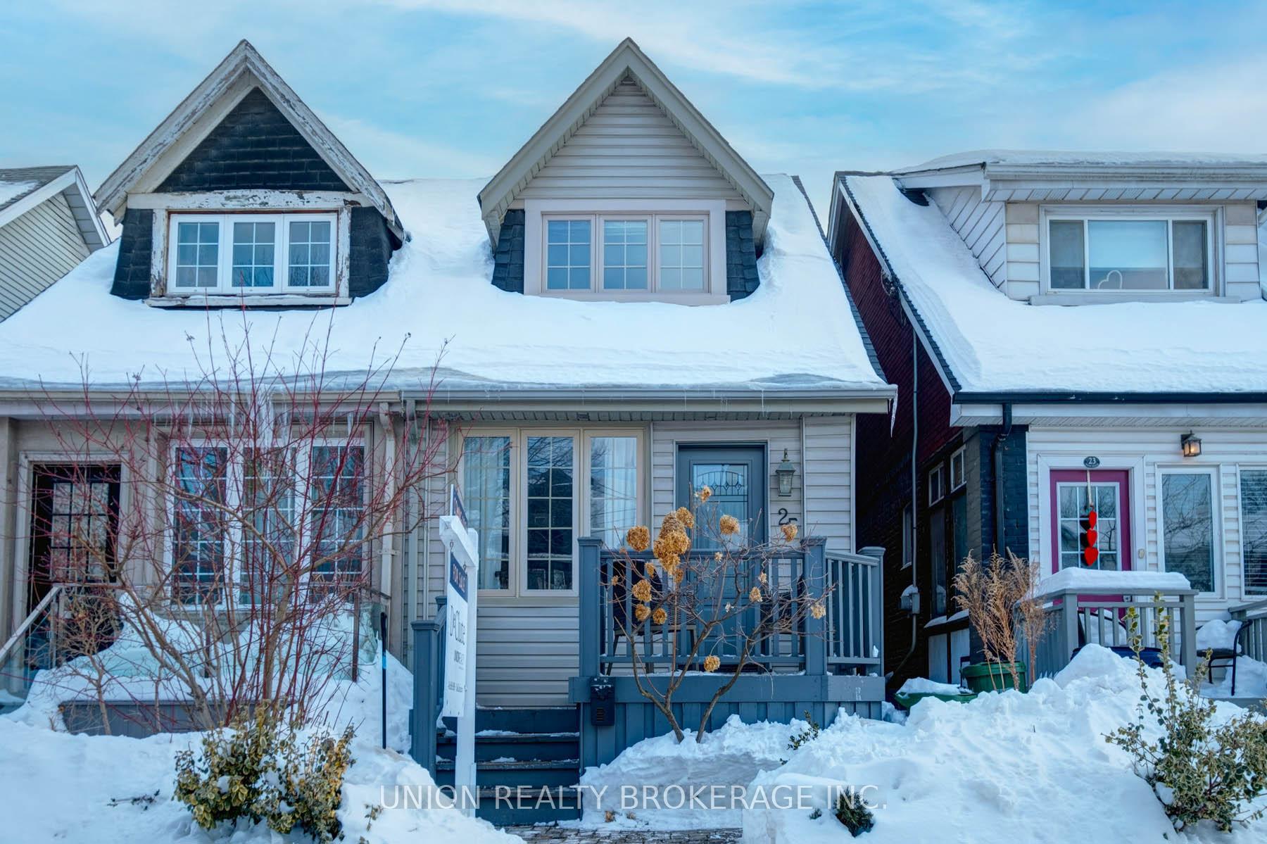 25 Kent Road, Toronto, ON M4L 2X5