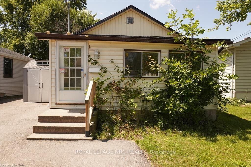 25 LILLIAN Street, Fort Erie, ON L2A 5M1