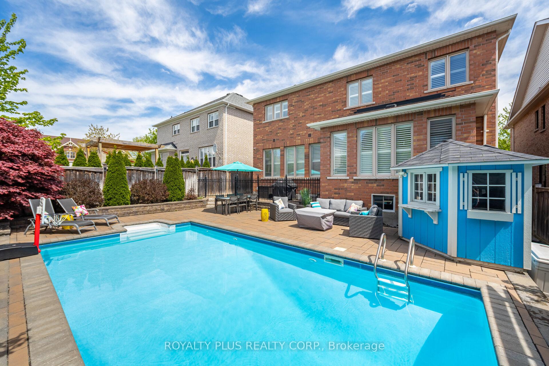 25 Mccandless Court, Caledon, ON L7C 3R6