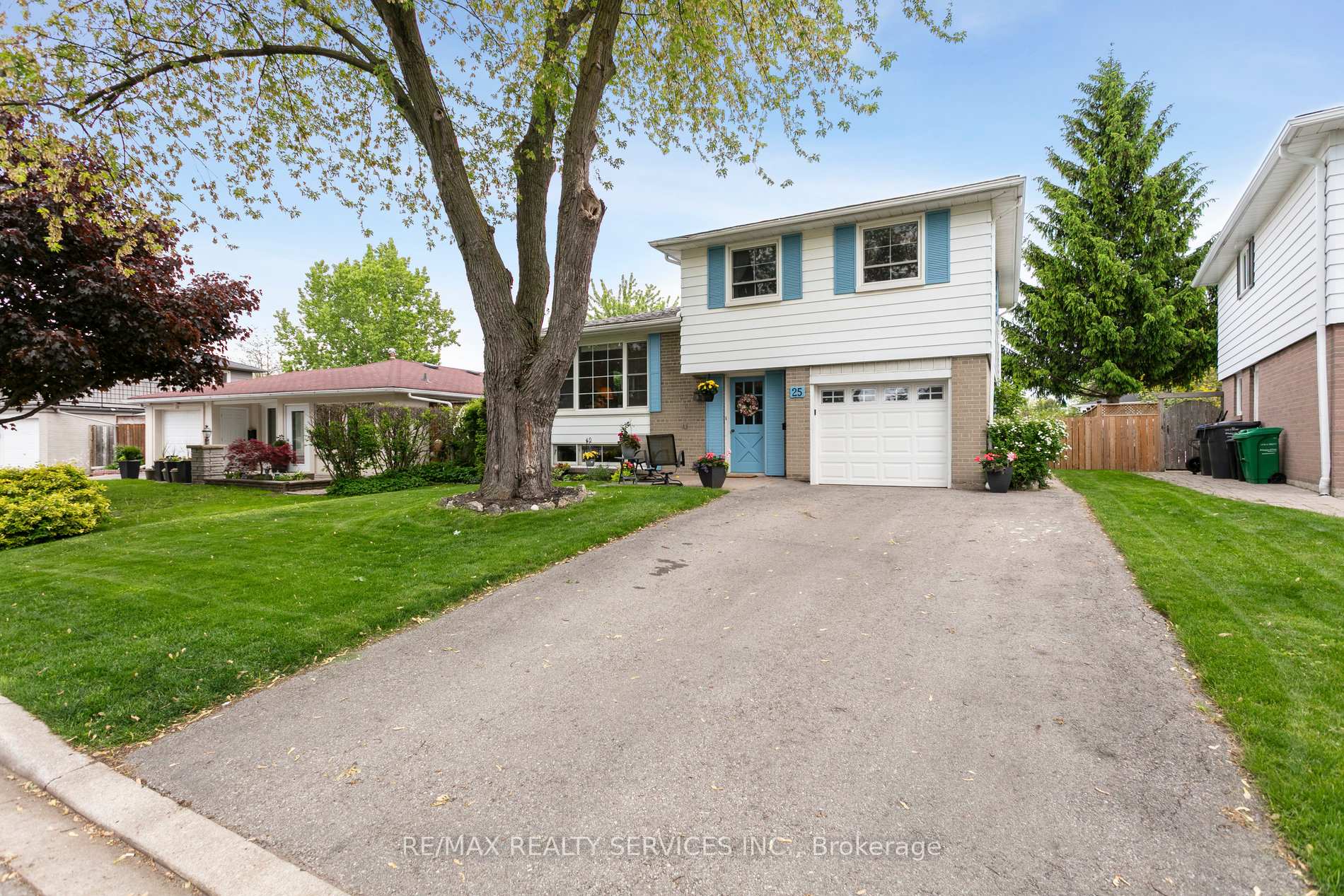 25 Melville Crescent, Brampton, ON L6W 2S3