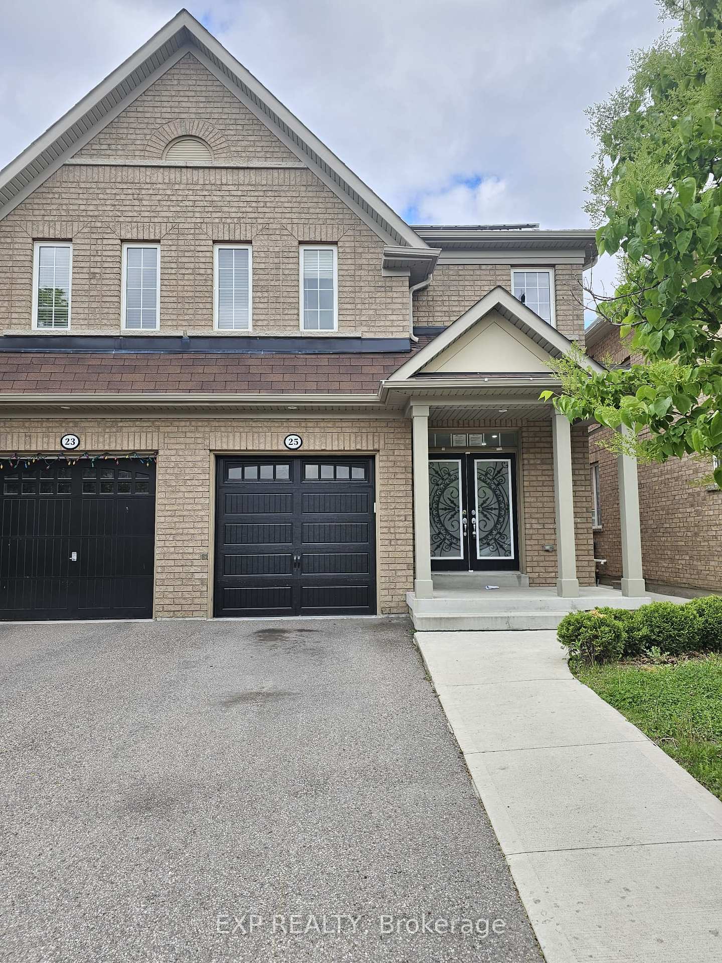 25 Pentonville Road, Brampton, ON L6R 3R9