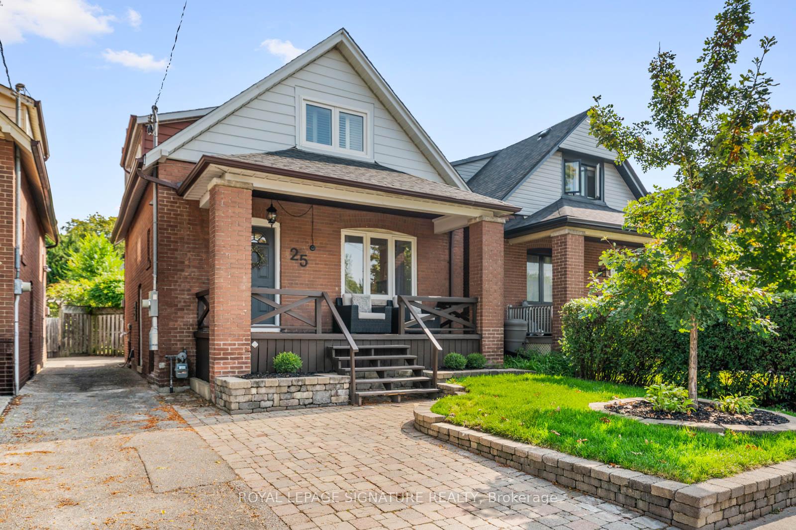 25 Pepler Avenue, Toronto, ON M4J 2Y7