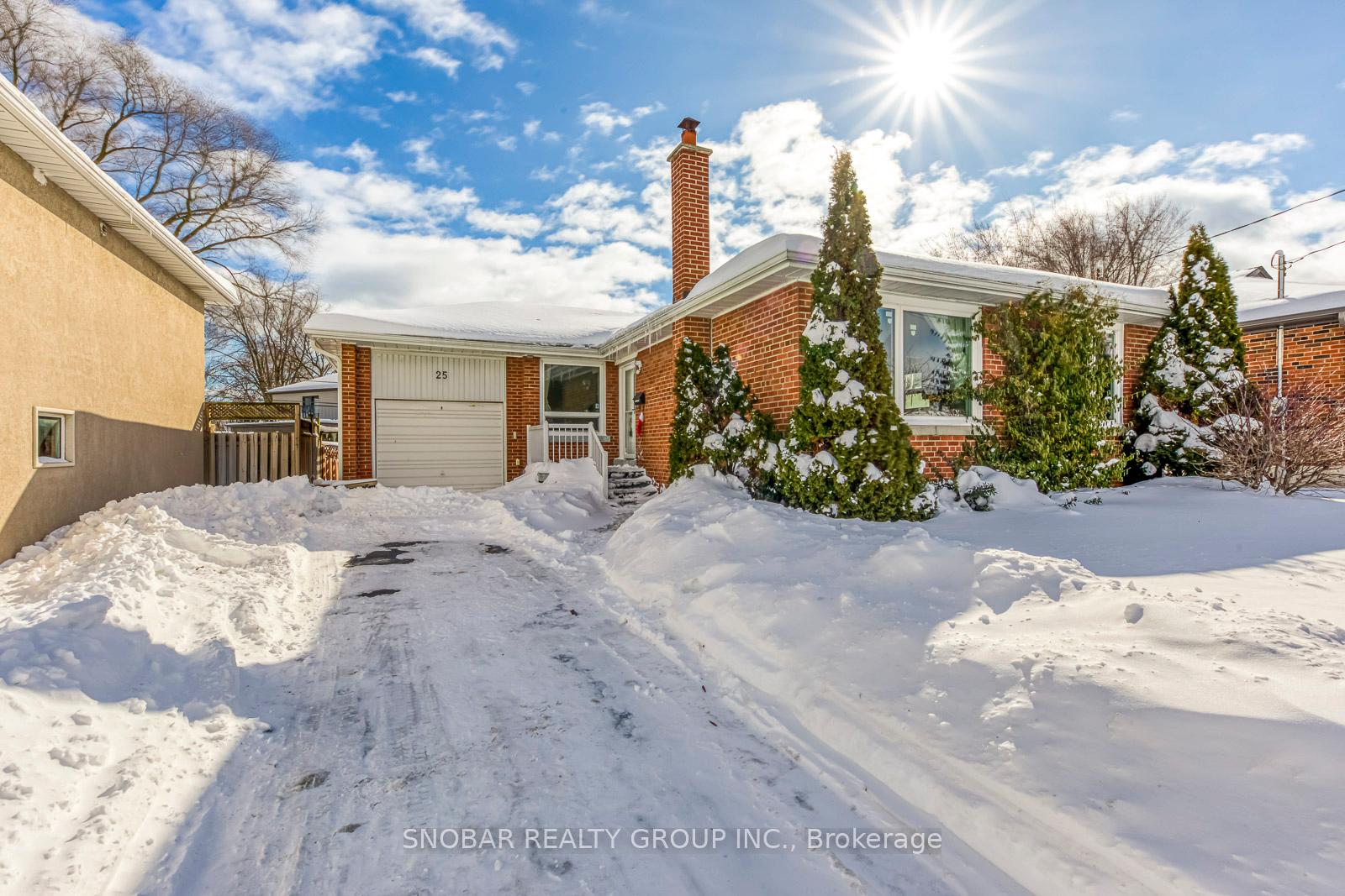 25 Rexton Road, Toronto, ON M9C 2E3