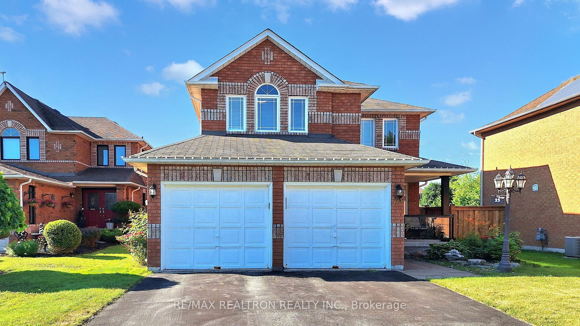 25 Rinaldo Road, Georgina, ON L4P 3X8