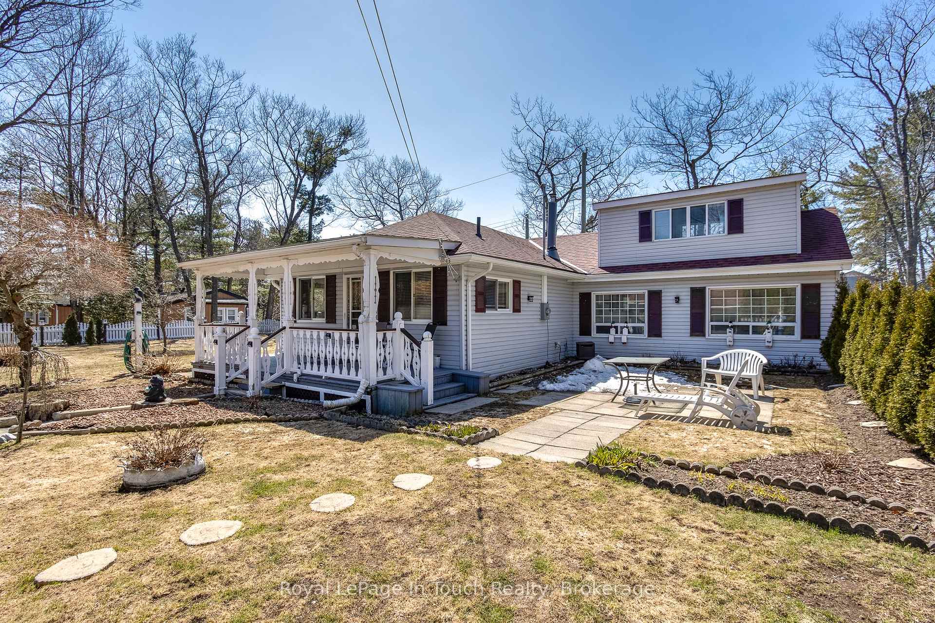 25 Yarwood Road, Tiny, ON L0L 2J0