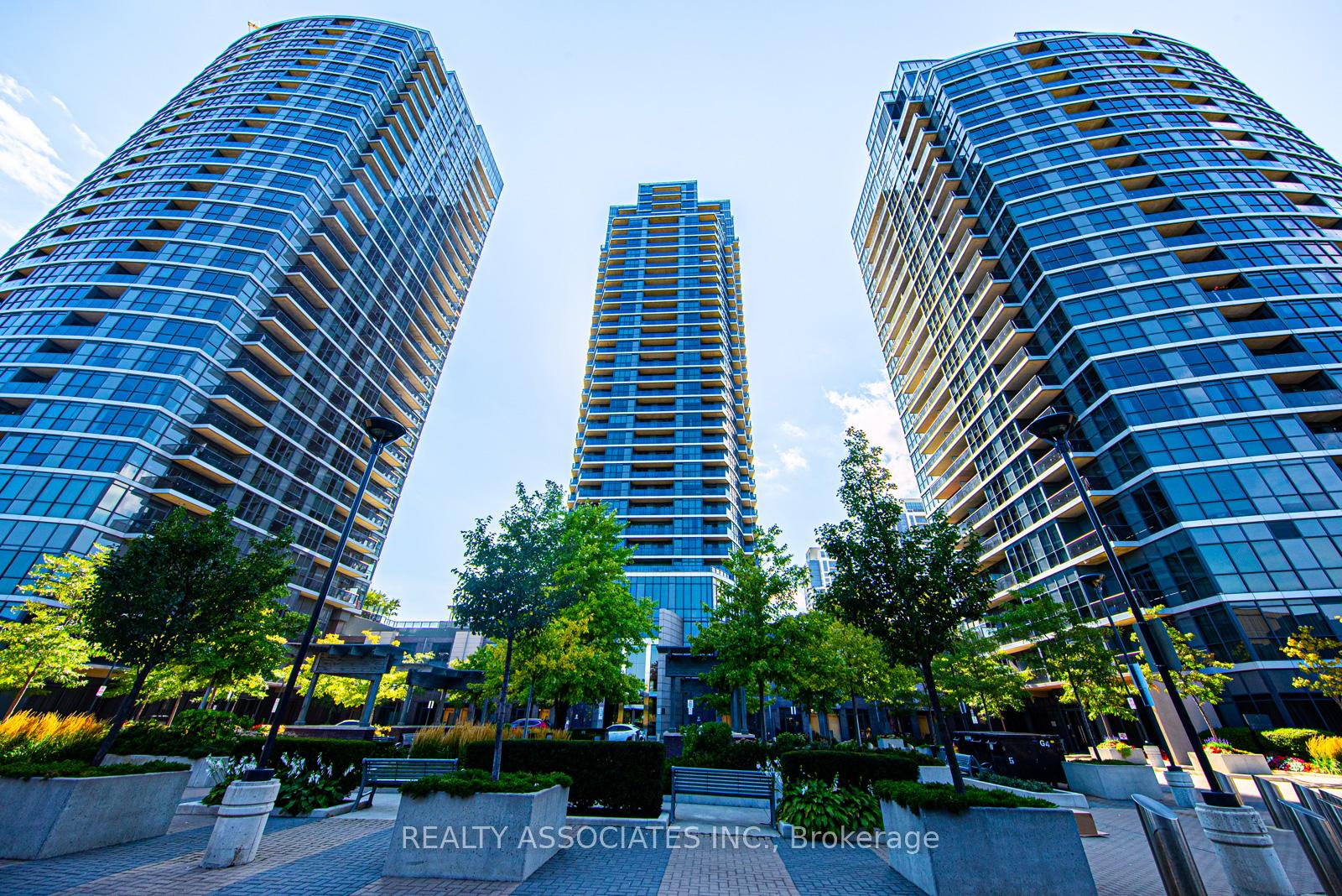 2501 - 5 Valhalla Inn Road, Toronto, ON M9B 0B1