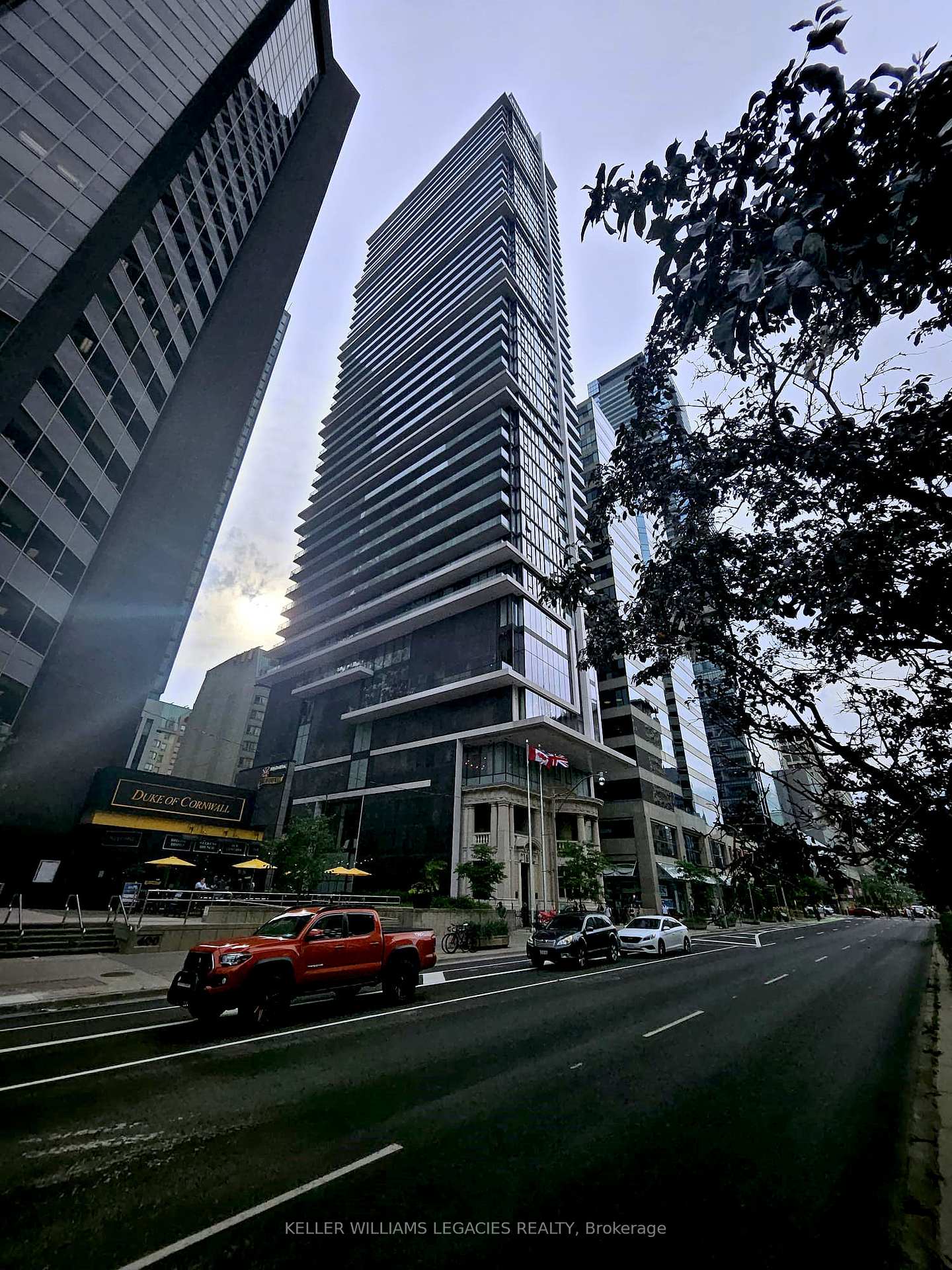 2503 - 426 University Avenue, Toronto, ON M5G 1S9