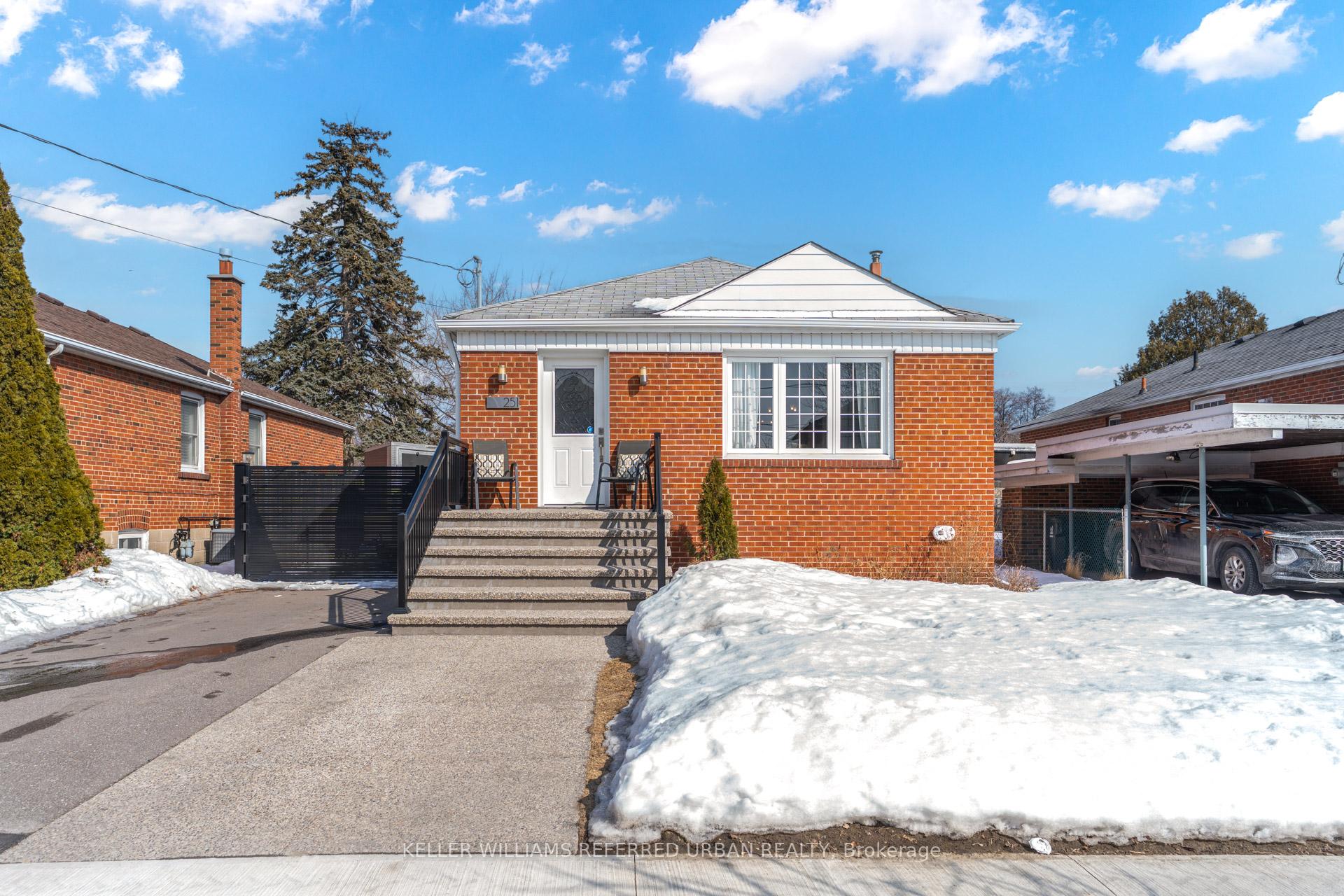 251 Sheldon Avenue, Toronto, ON M8W 4L8
