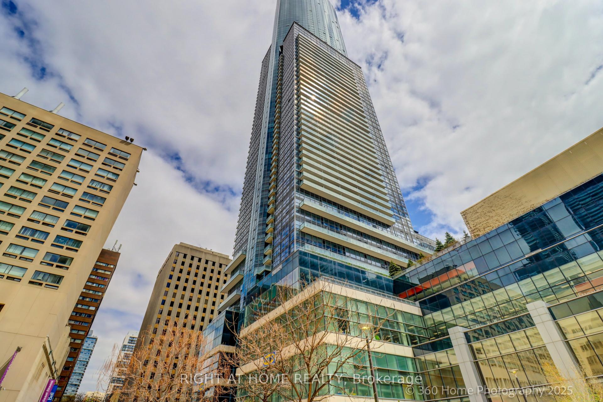 2513 - 386 Yonge Street, Toronto, ON M5B 0A5