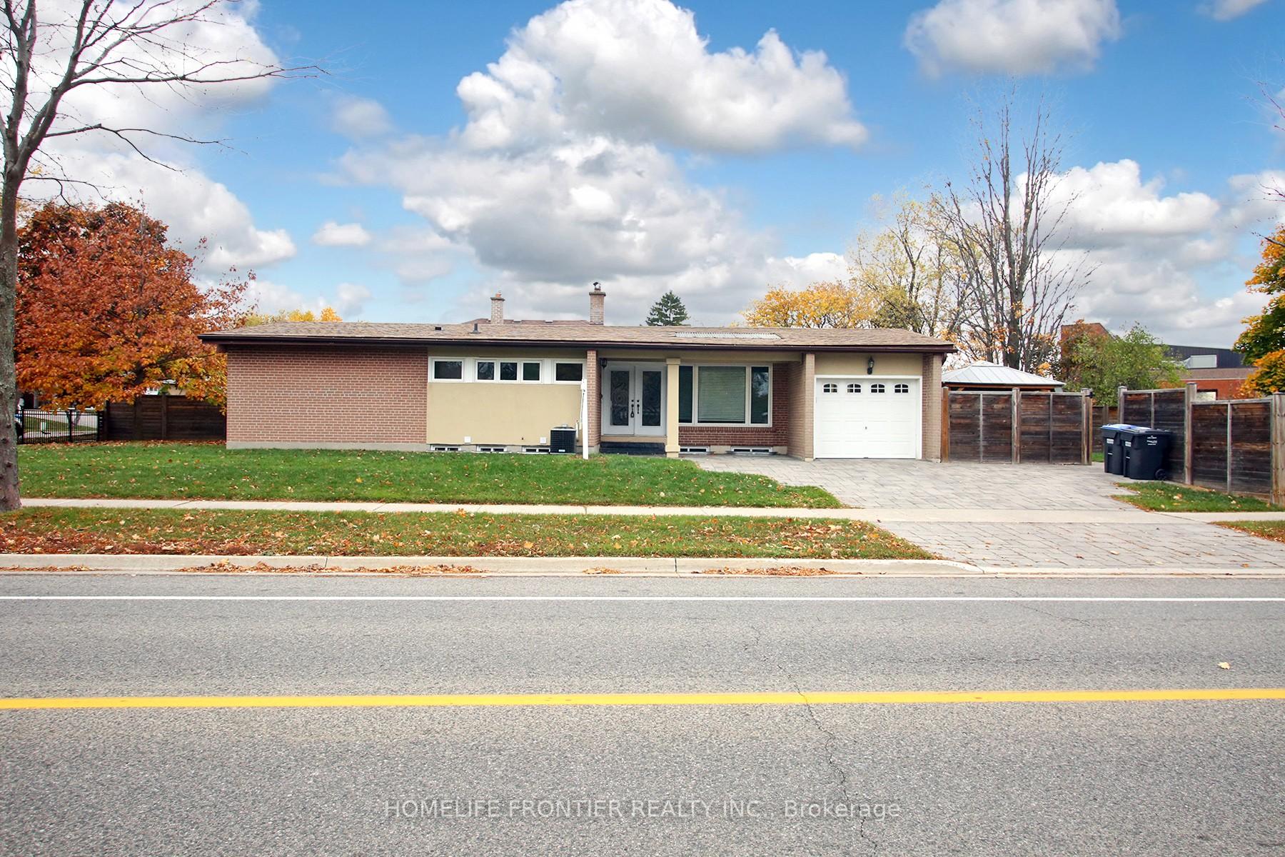 2517 Truscott Drive, Mississauga, ON L5J 2B3