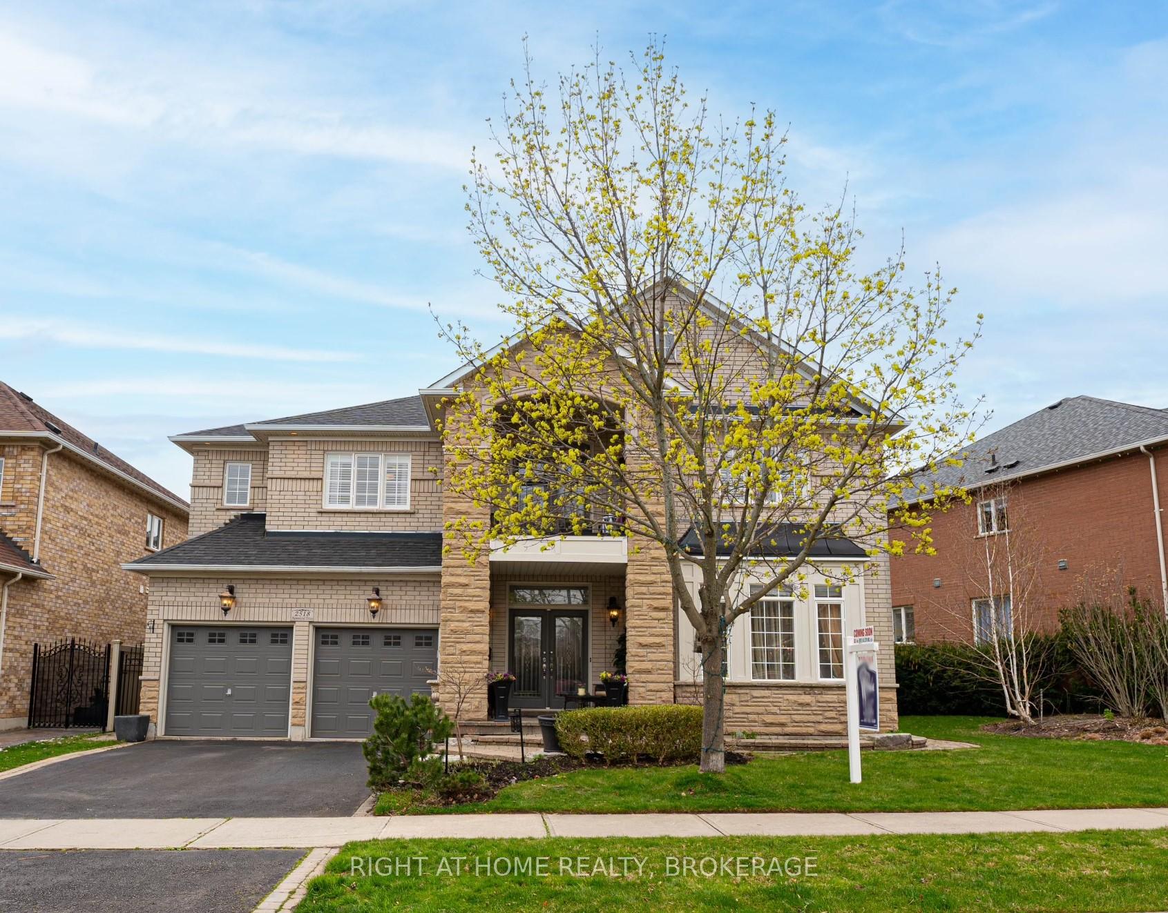 2518 Hemmford Drive, Oakville, ON L6M 4R7