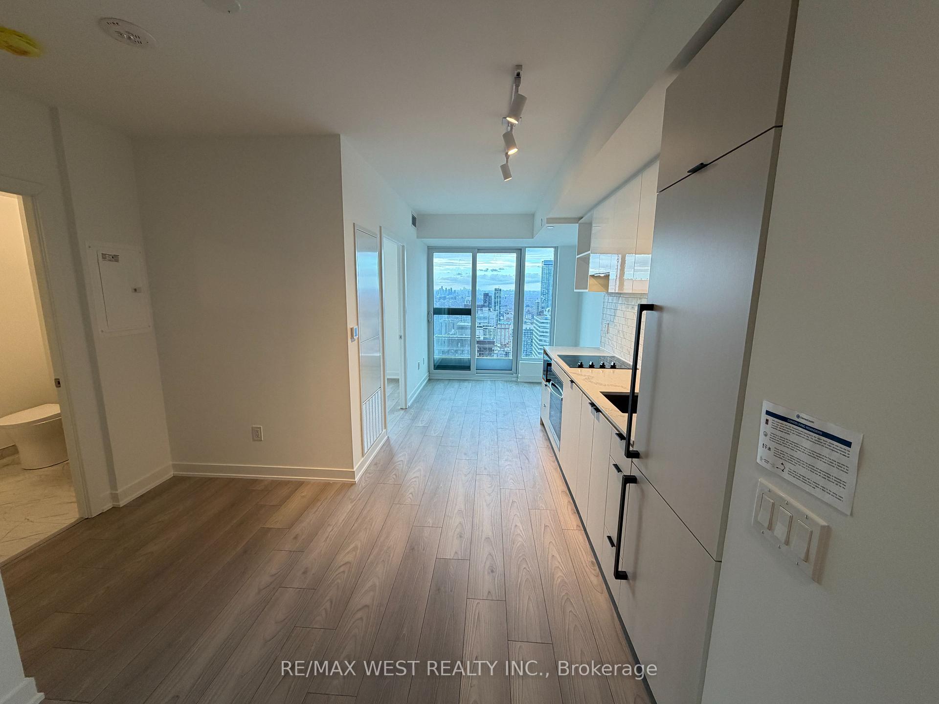 5301 - 252 Church Street, Toronto, ON M5B 0E6