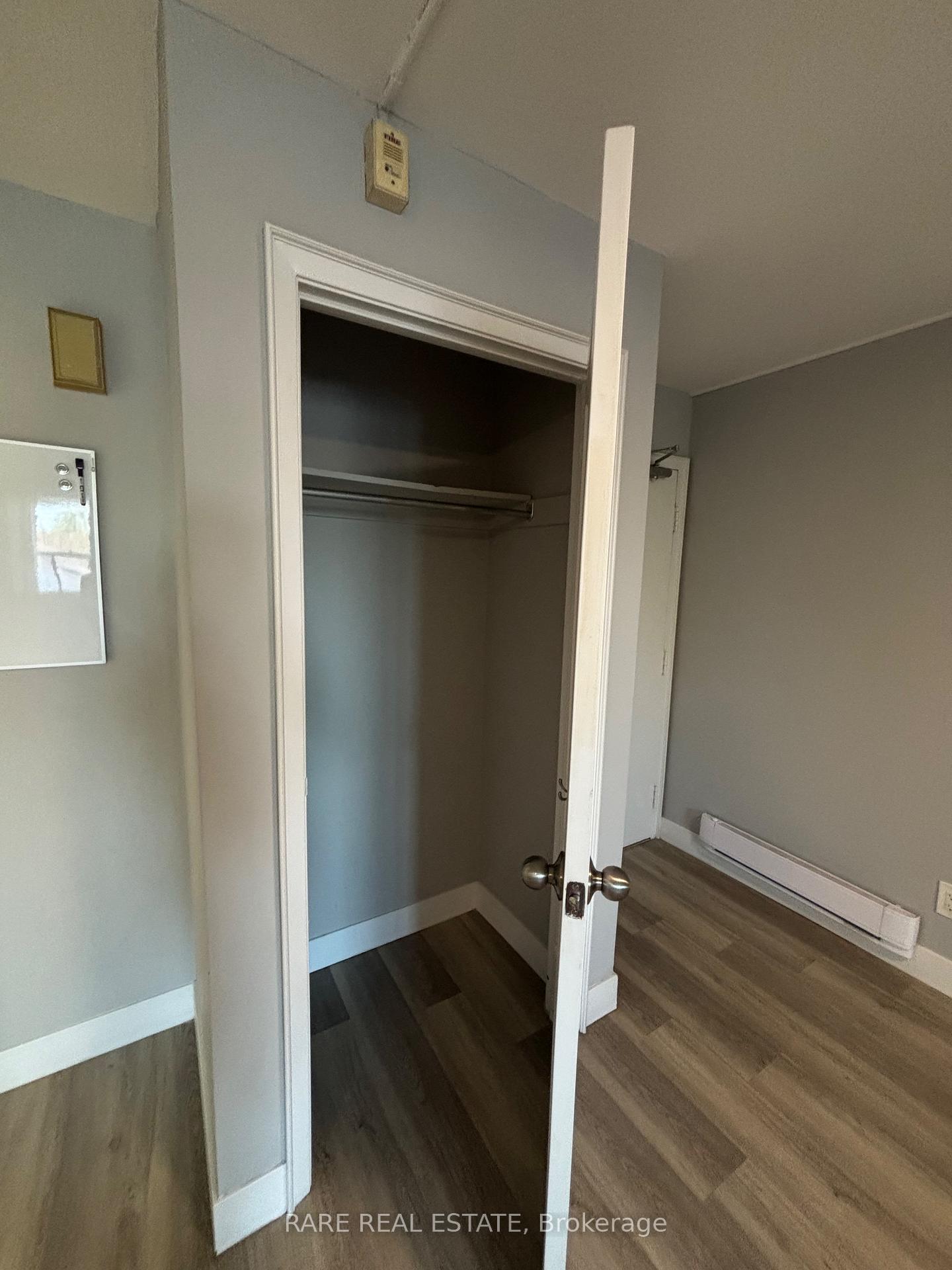 202 - 253 Augusta Avenue, Toronto, ON M5T 2L8