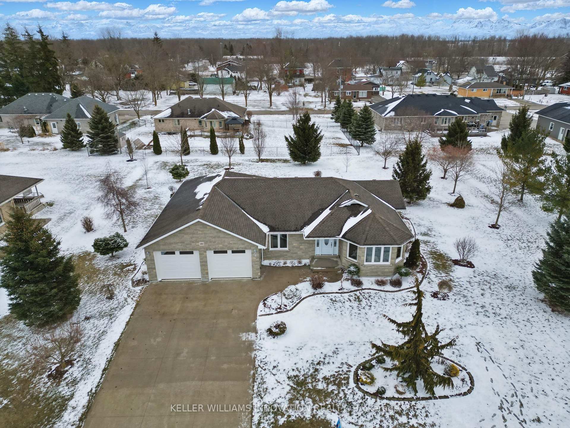 253 Queen Street, North Perth, ON N0G 1B0