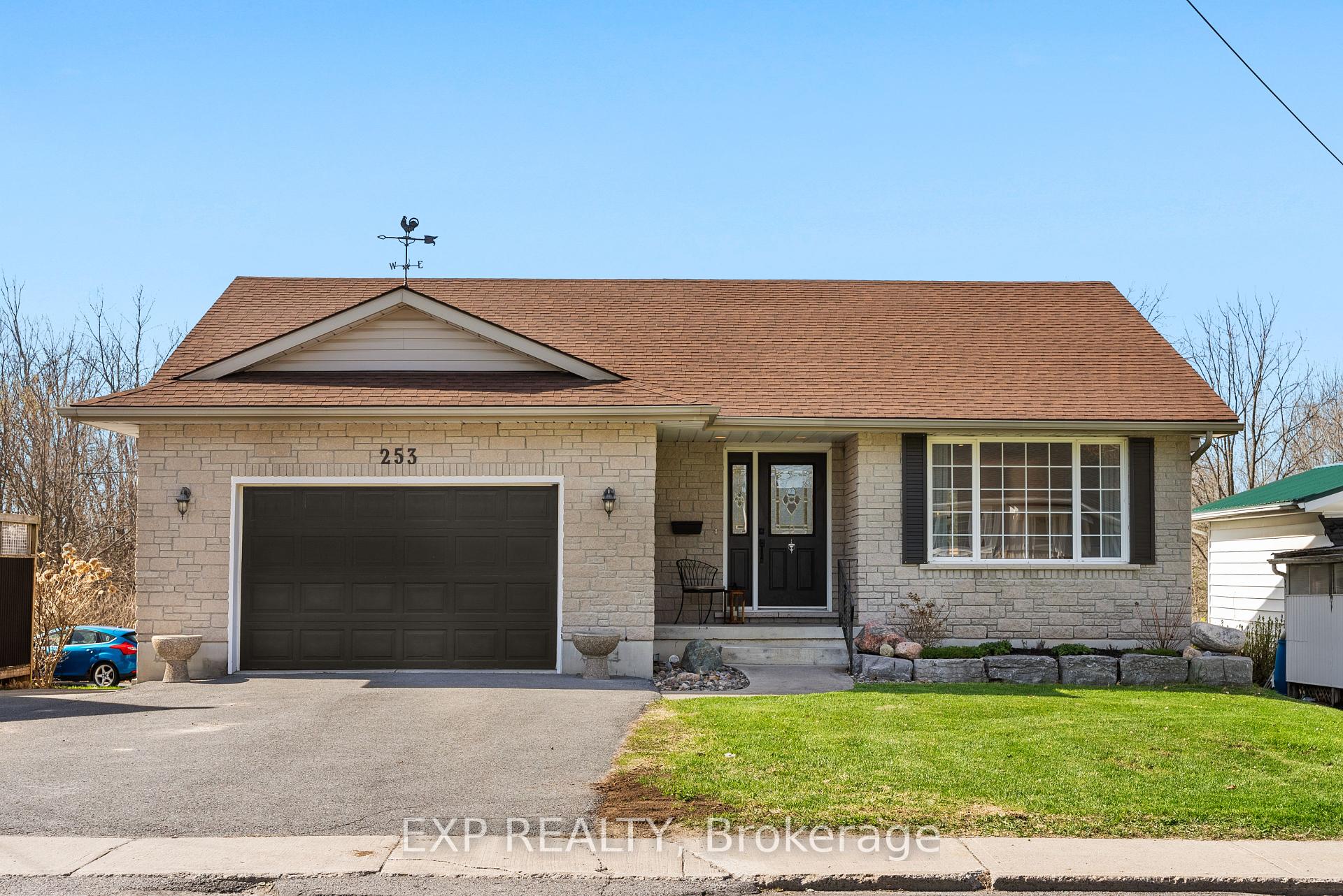 253 Thomas Street W, Greater Napanee, ON K7R 2H2