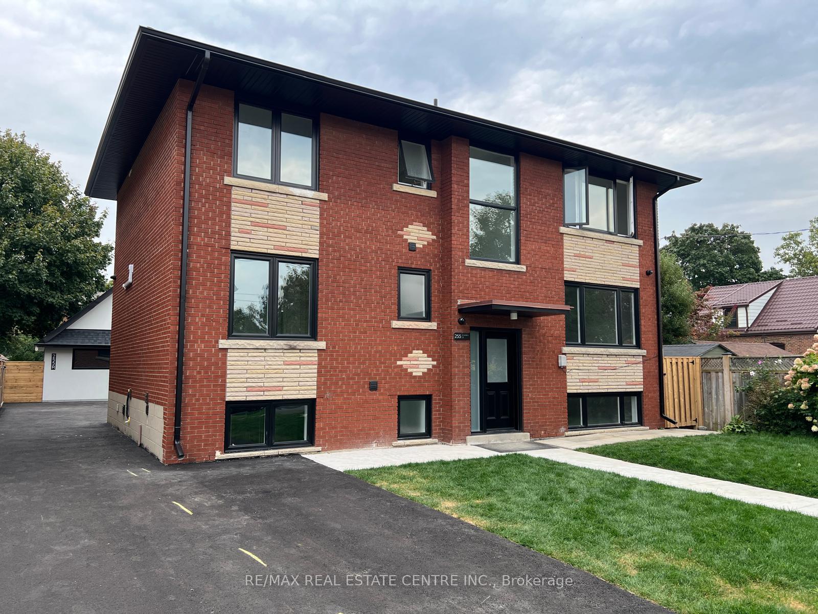 255 Gamma Street, Toronto, ON M8W 4G9