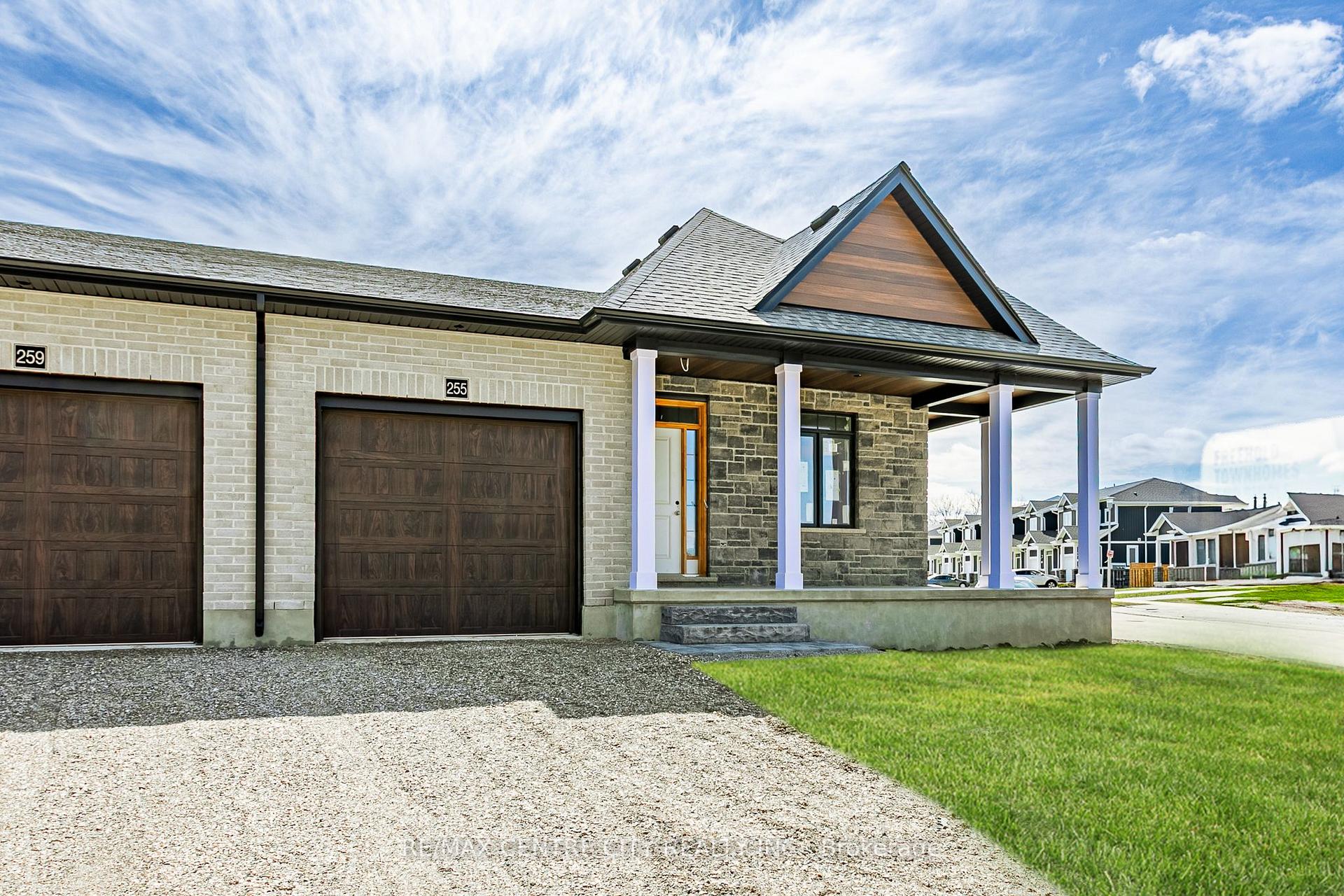 255 South Carriage Road, London, ON N6H 0B5