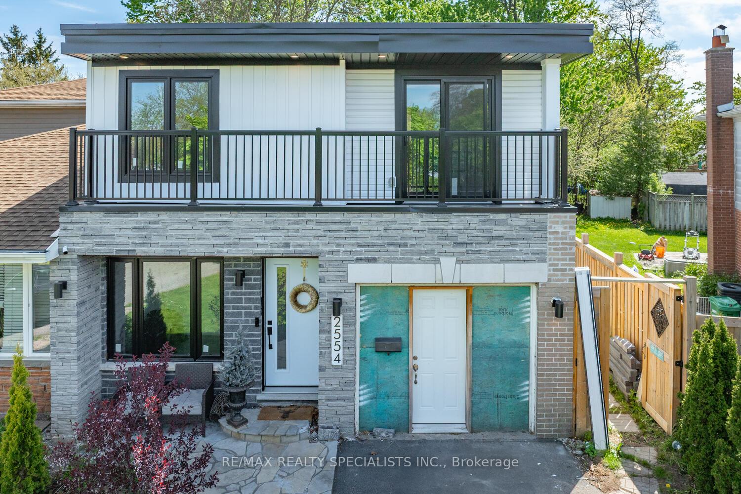 2554 Barcella Crescent, Mississauga, ON L5K 1E2