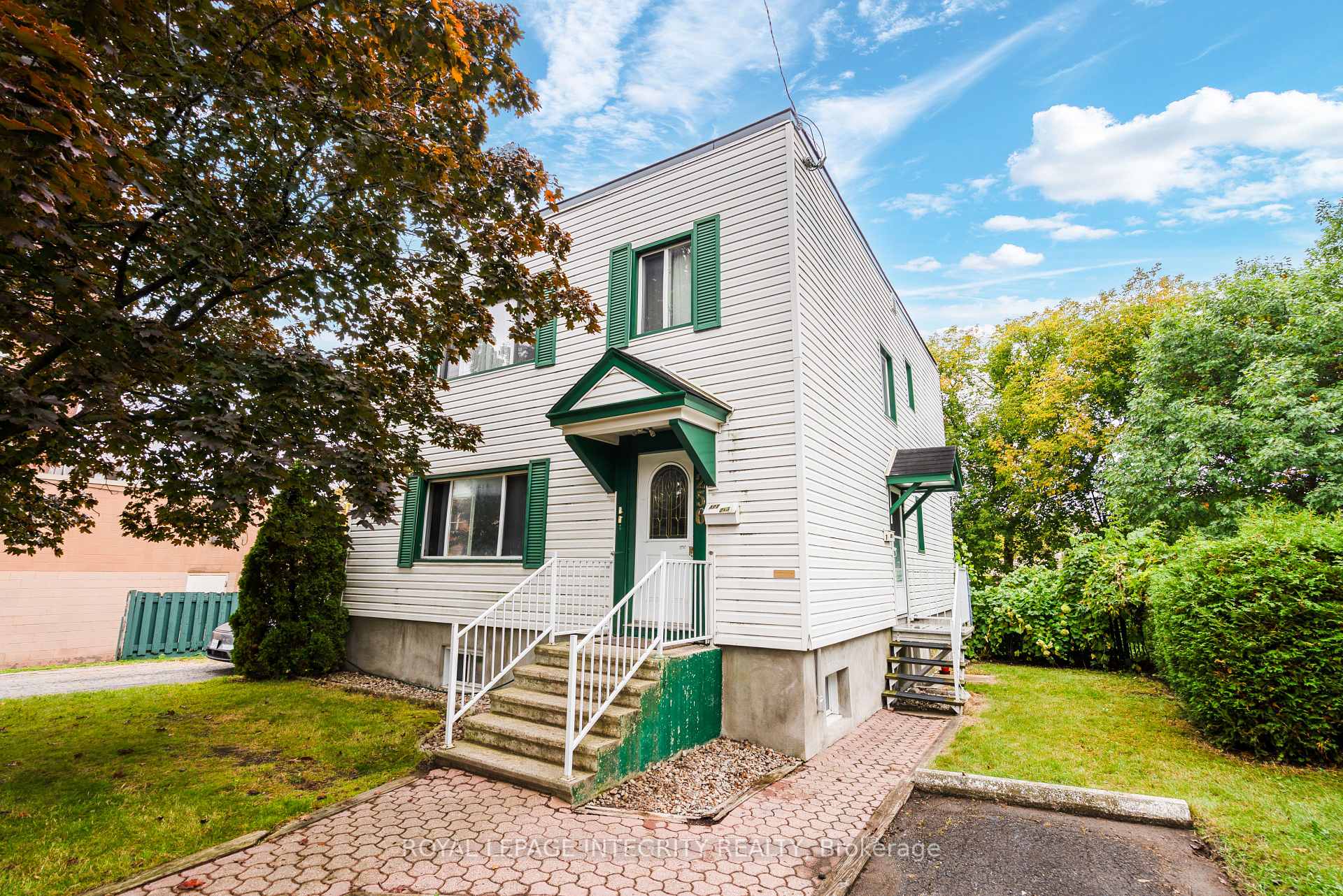256 Alfred Street, Vanier and Kingsview Park, ON K1L 6W6