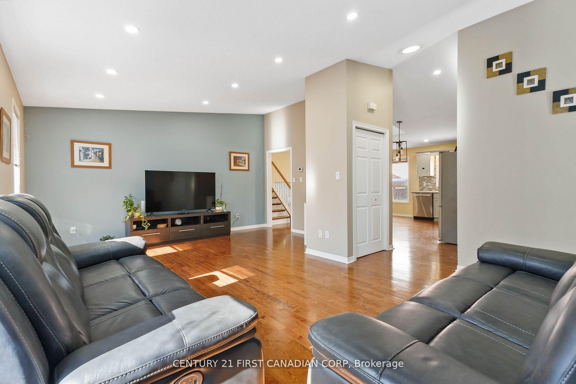 256 WHITE SANDS Drive, London South, ON N6M 1H9