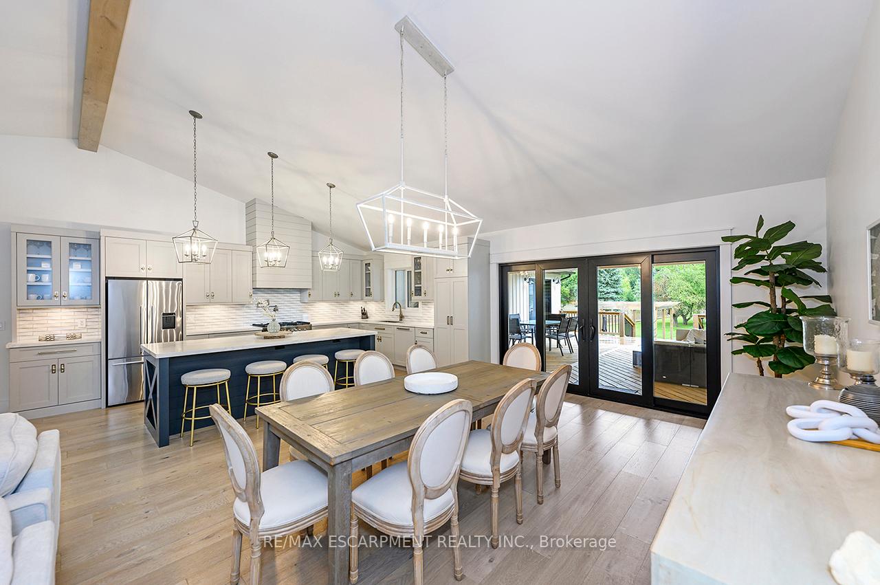 2560 2 Side Road, Burlington, ON L7R 1E5