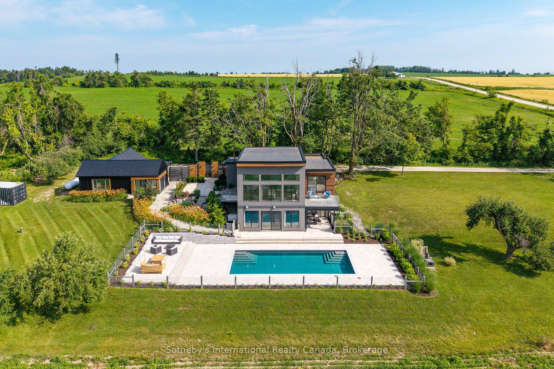 Clearview Real Estate MLS® Listings & Houses For Sale