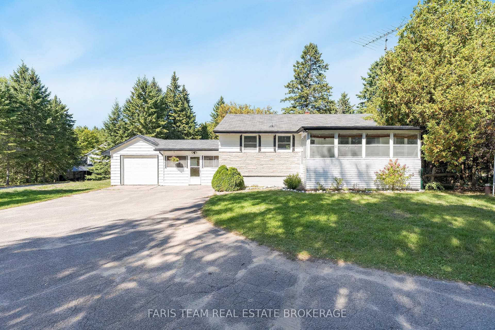 Springwater Real Estate MLS® Listings & Houses For Sale