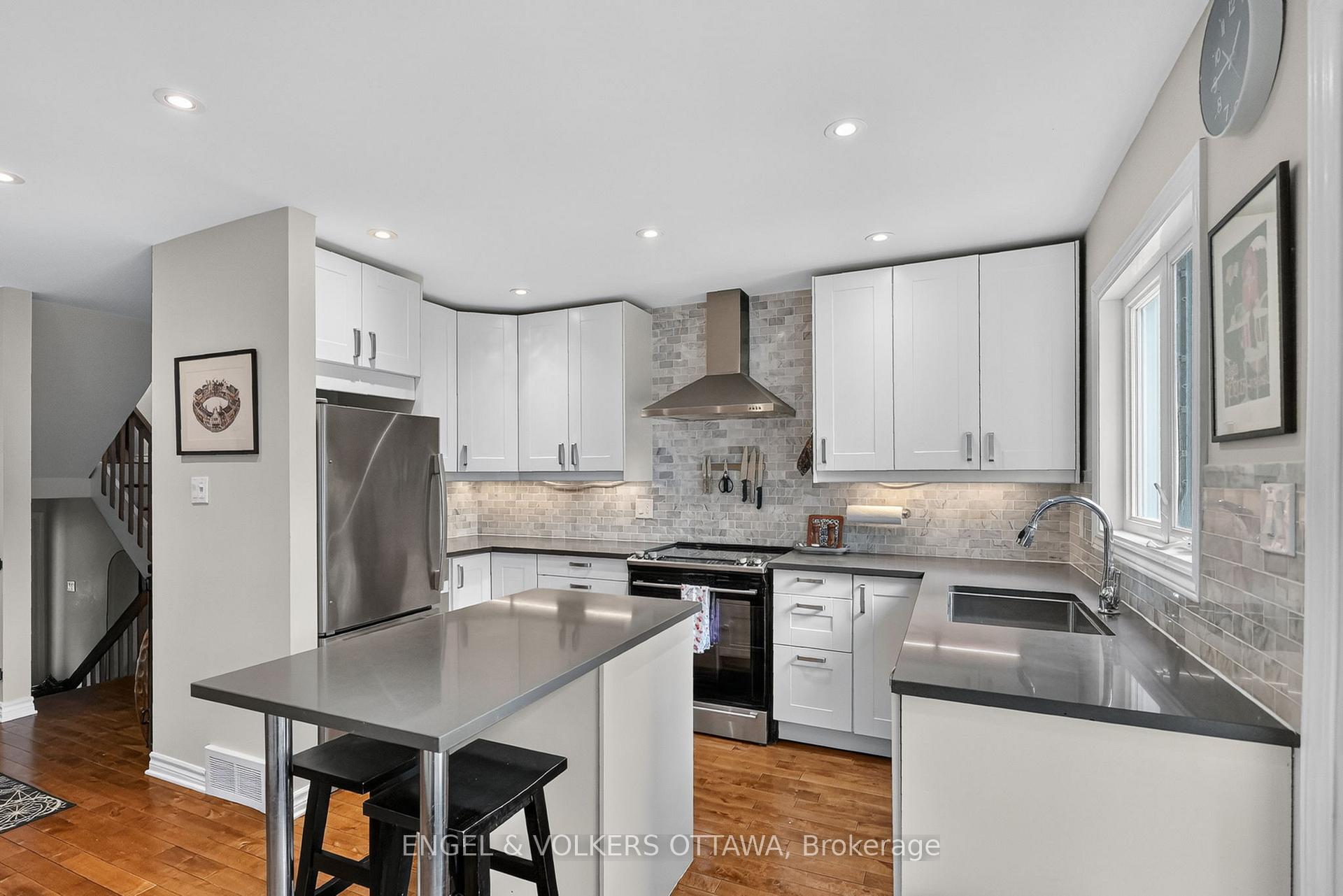 258 Carillon Street, Vanier and Kingsview Park, ON K1L 5X6