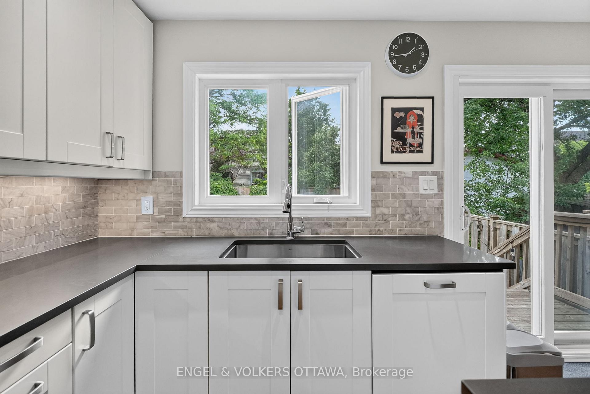 258 Carillon Street, Vanier and Kingsview Park, ON K1L 5X6
