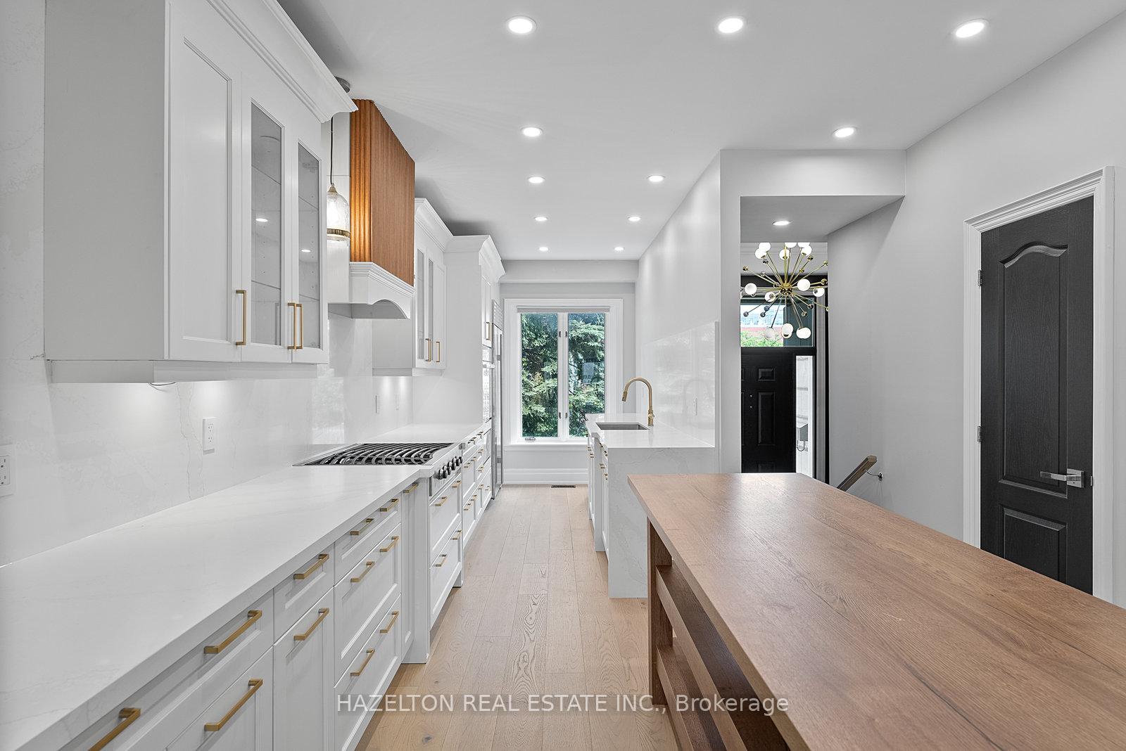 258 Spadina Road, Toronto, ON M5R 2V1