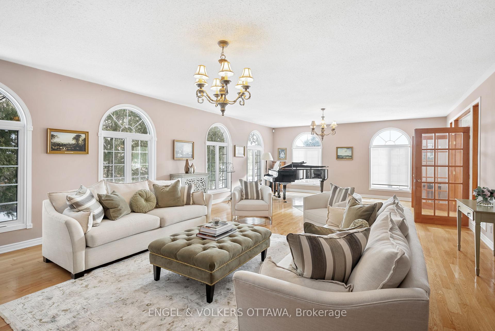 2584 Brickland Drive, Orleans - Cumberland and Area, ON K4C 1R8