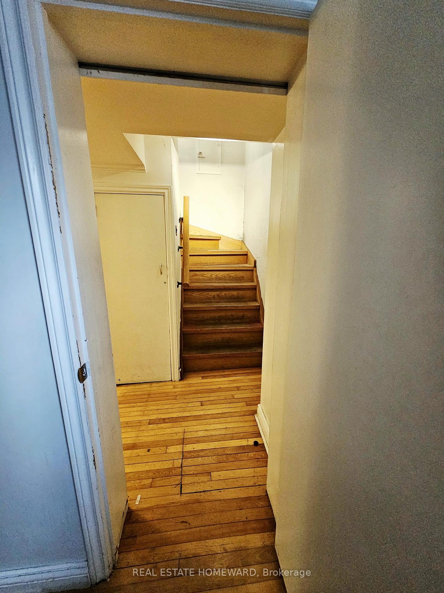 Bsmt - 259 Ferris. Road, Toronto, ON M4B 1H2