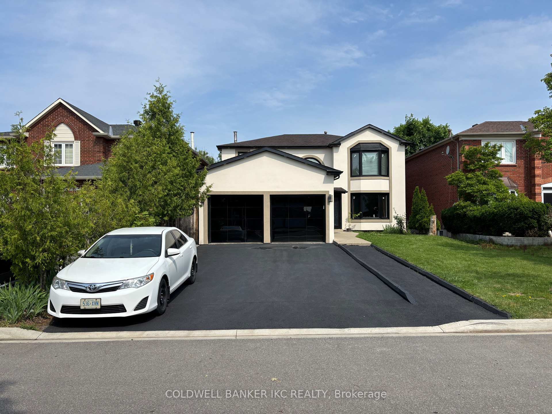 2599 Ambercroft Trail, Mississauga, ON L5M 4K5